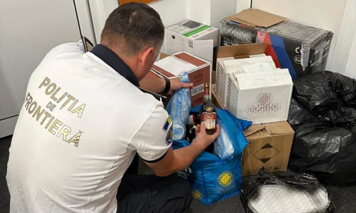 FOTO: Bunuri accizabile ascunse şi nedeclarate descoperite în PTF Oancea